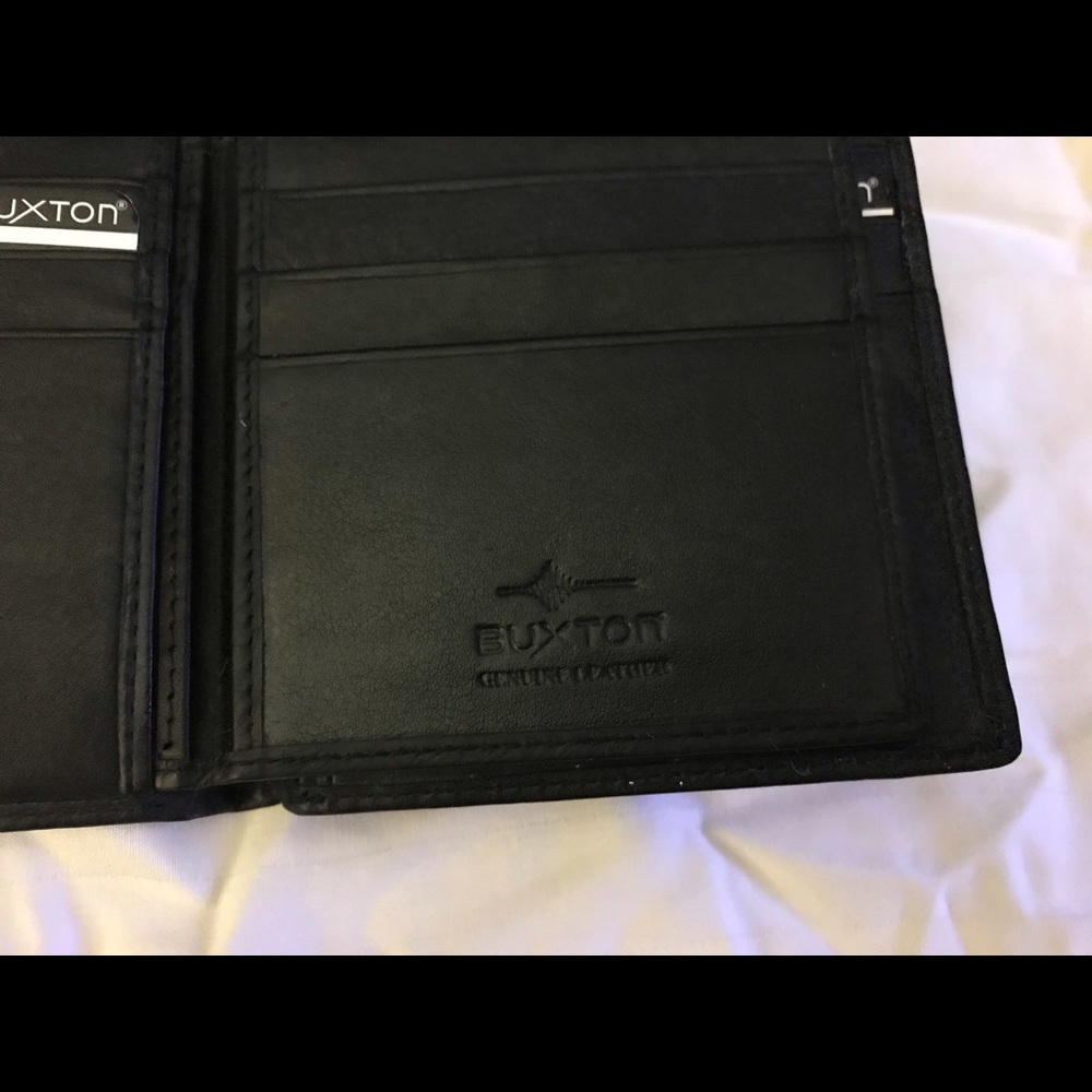 Buxton Men Black Leather Bifold Wallet - Gem